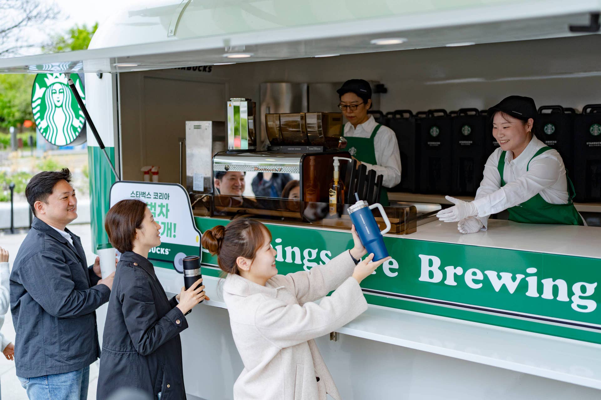 Starbucks removes free drink perk customers may miss - TheStreet