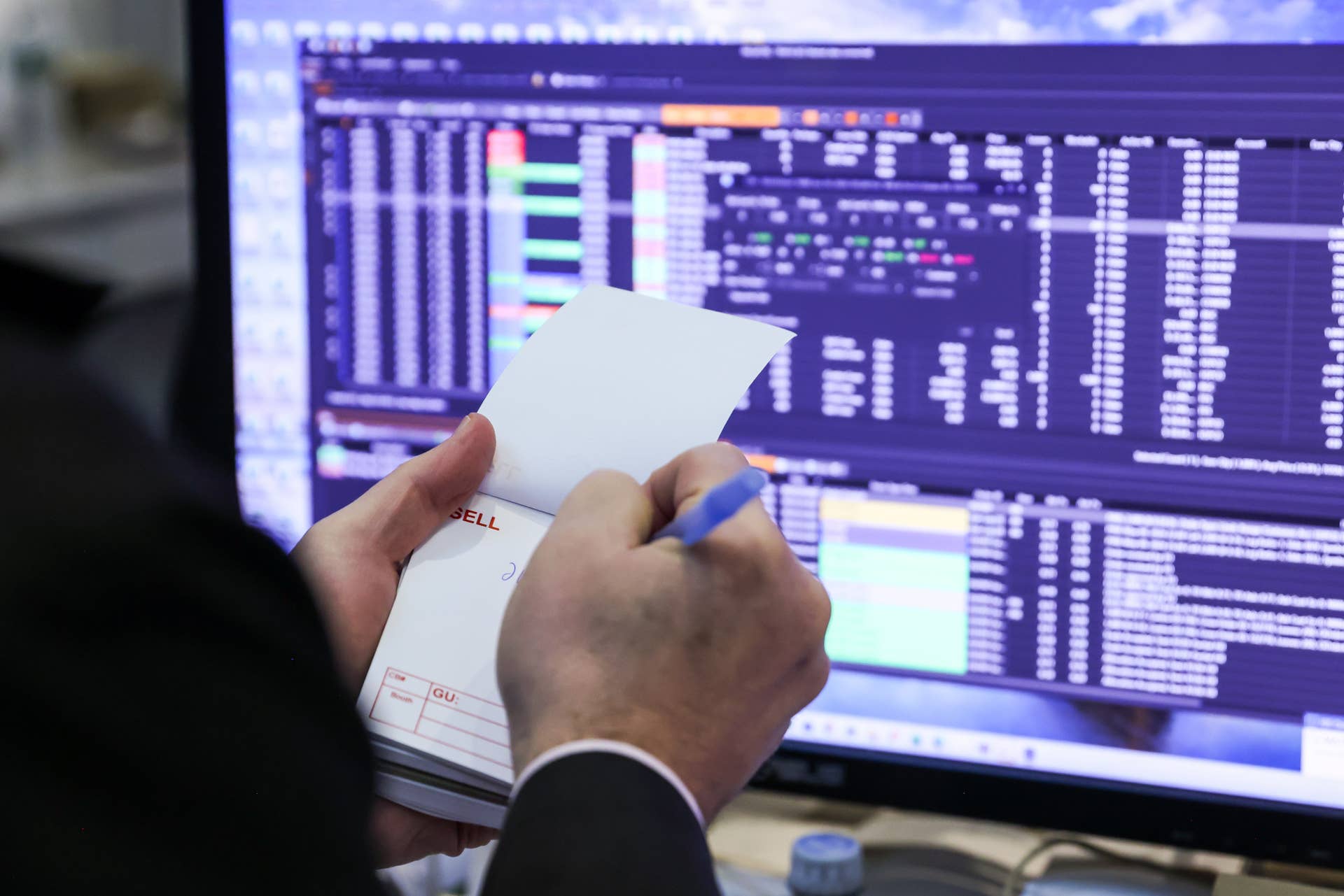Bond traders shift Fed rate bets toward possible hikes - TheStreet