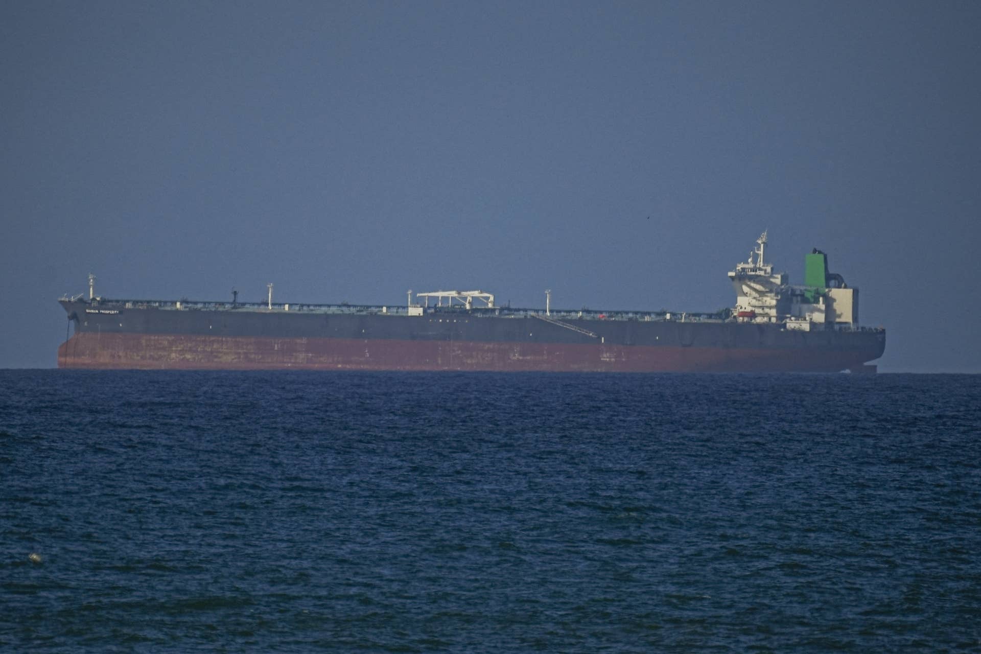 Crude oil prices tumble, but gas prices offer major caveat - TheStreet