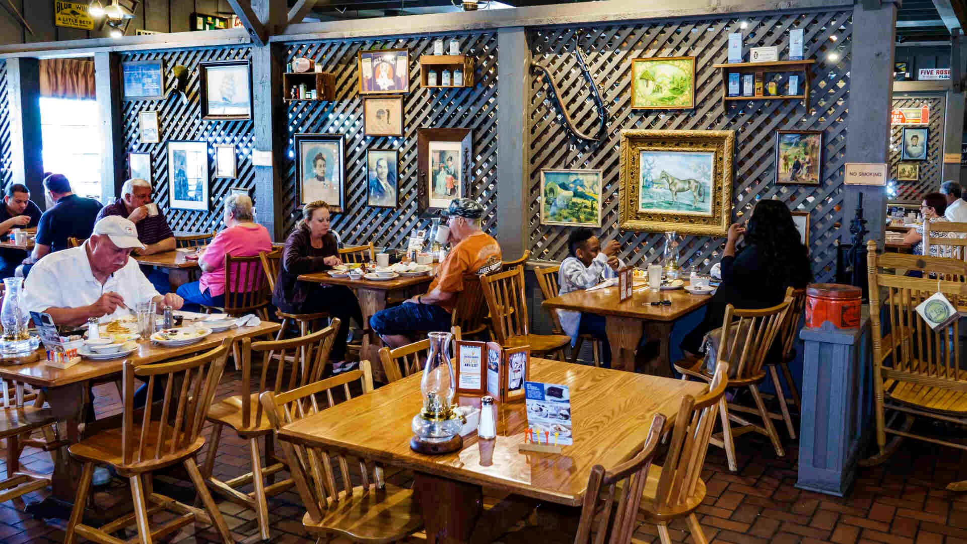 Cracker Barrel brings back beloved '90s menu item - TheStreet