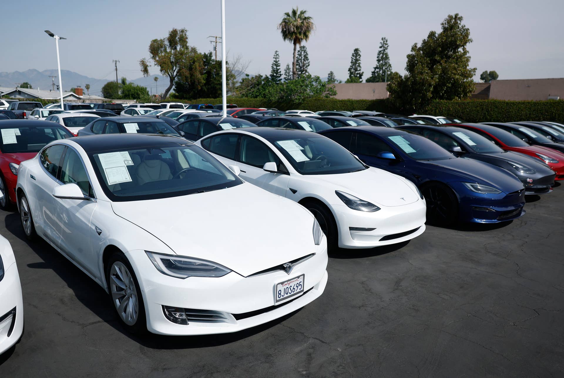 Edmunds reveals stunning new auto debt trend hitting U.S. drivers ...