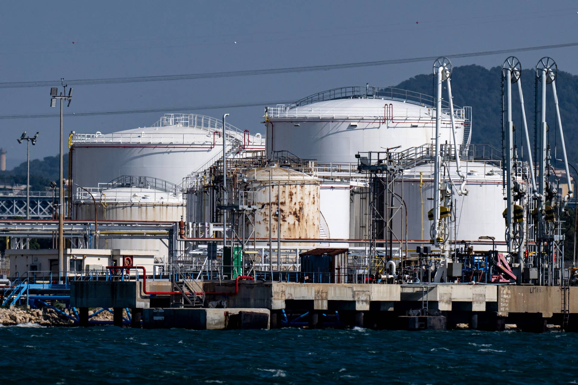 Shell CEO sends blunt message on oil and the economy - TheStreet