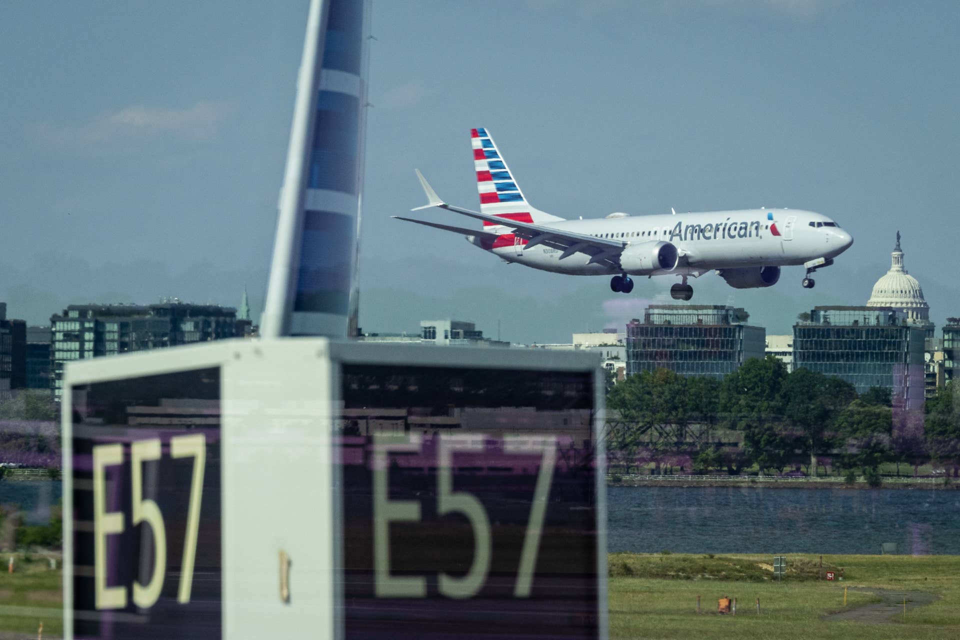 American Airlines sees a $341M hike in jet fuel costs in Q1 | AAL ...