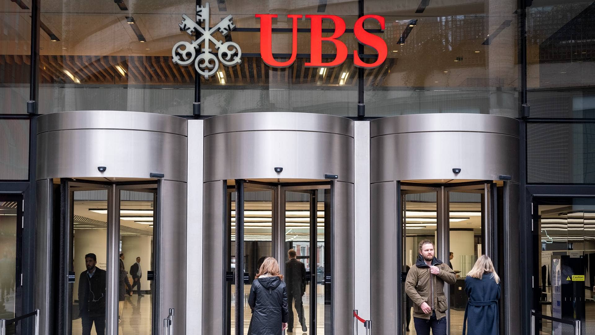 UBS holds firm on its S&P 500 target despite the risks - TheStreet
