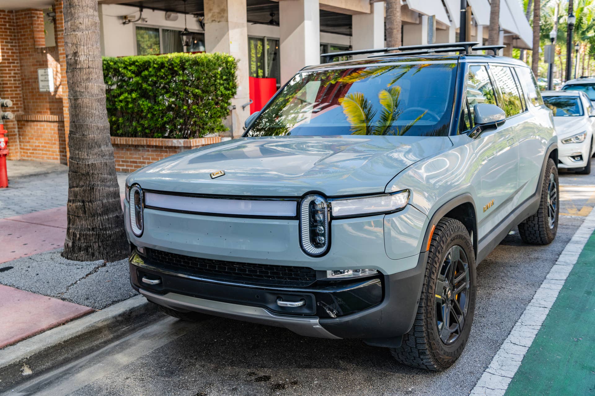 Rivian gets serious about challenging Tesla FSD with latest move ...
