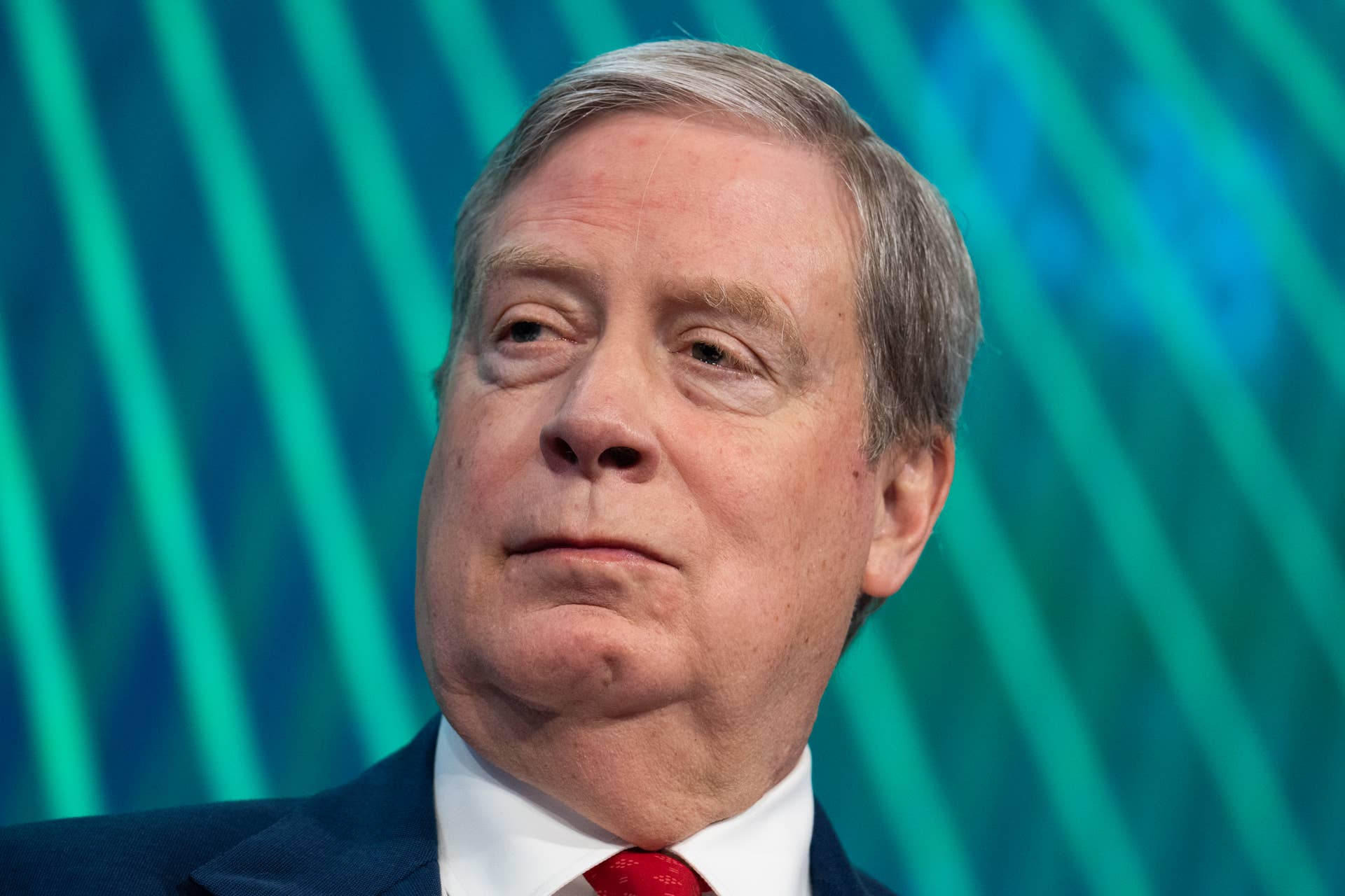 Druckenmiller dumps Alphabet, Amazon, buys Broadcom in Q1 2026 - TheStreet