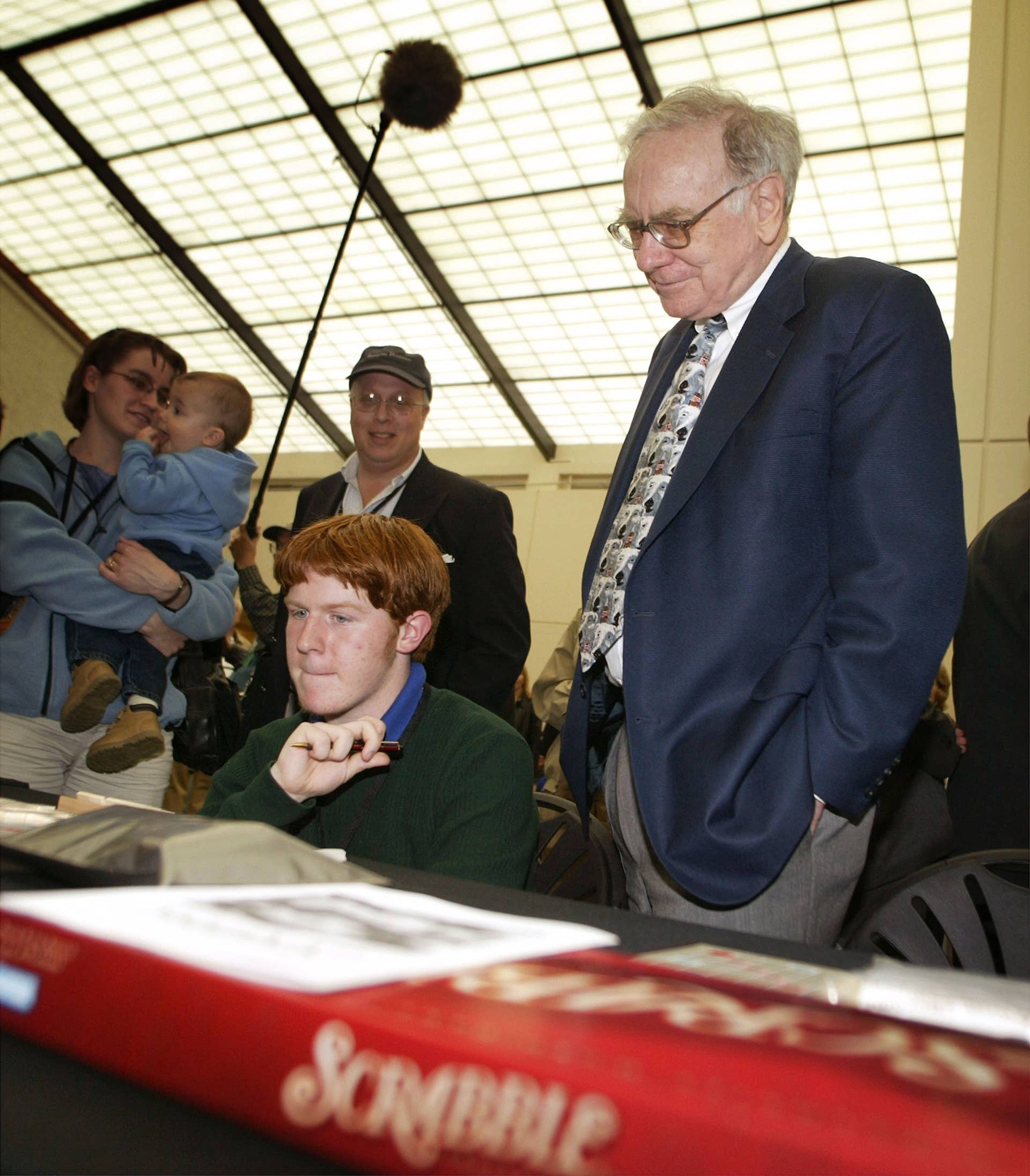 Warren Buffett's Berkshire dumps stake in iconic pizza brand | DPZ ...