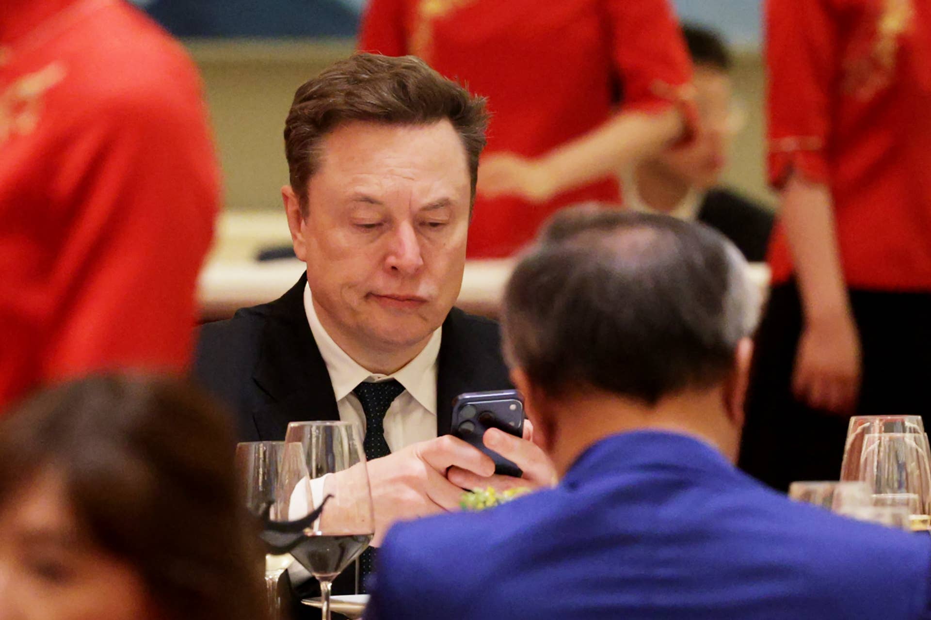 Elon Musk and Sam Altman's fight just got personal on Wall Street ...
