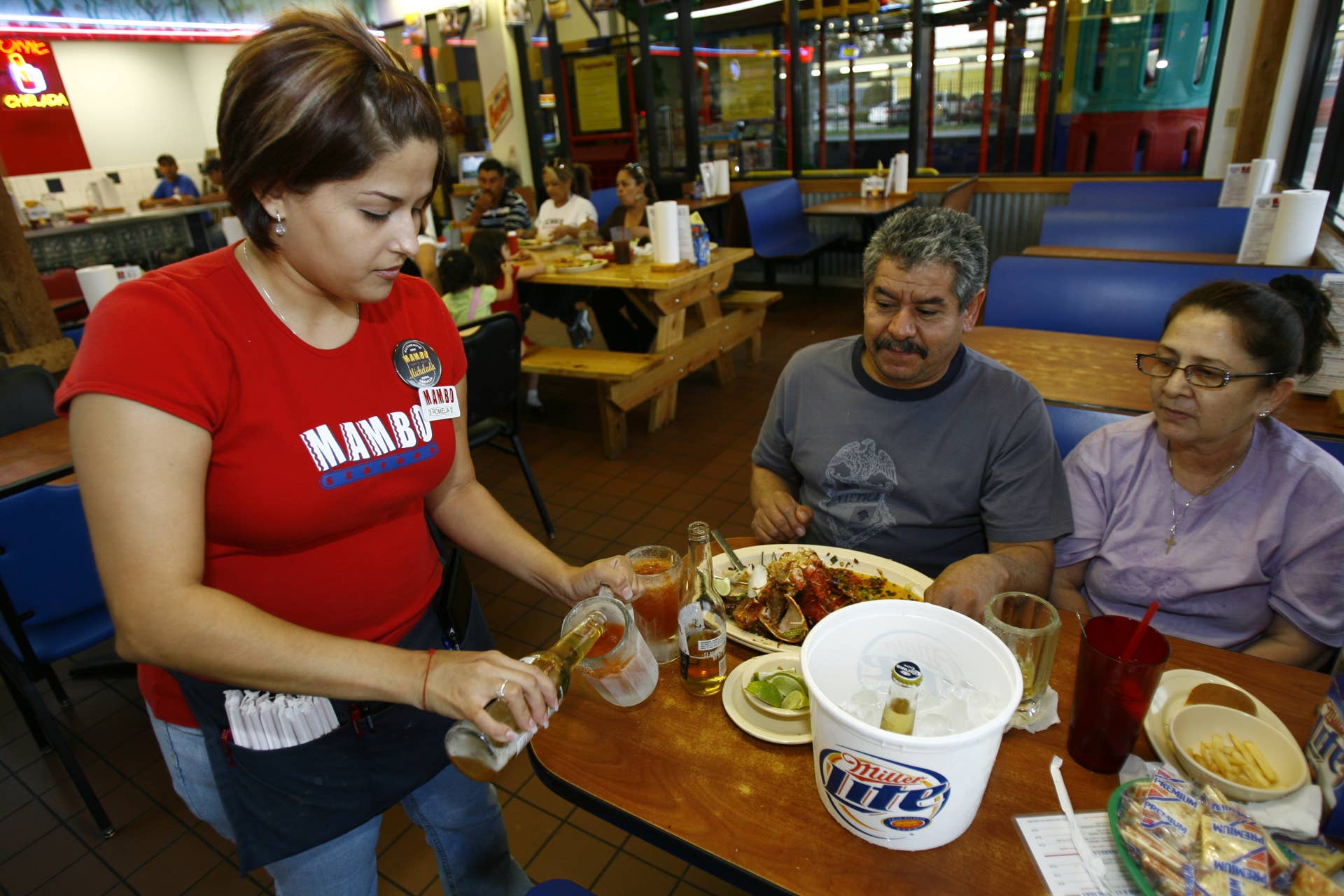 Cult-favorite seafood restaurant chain exits entire market - TheStreet