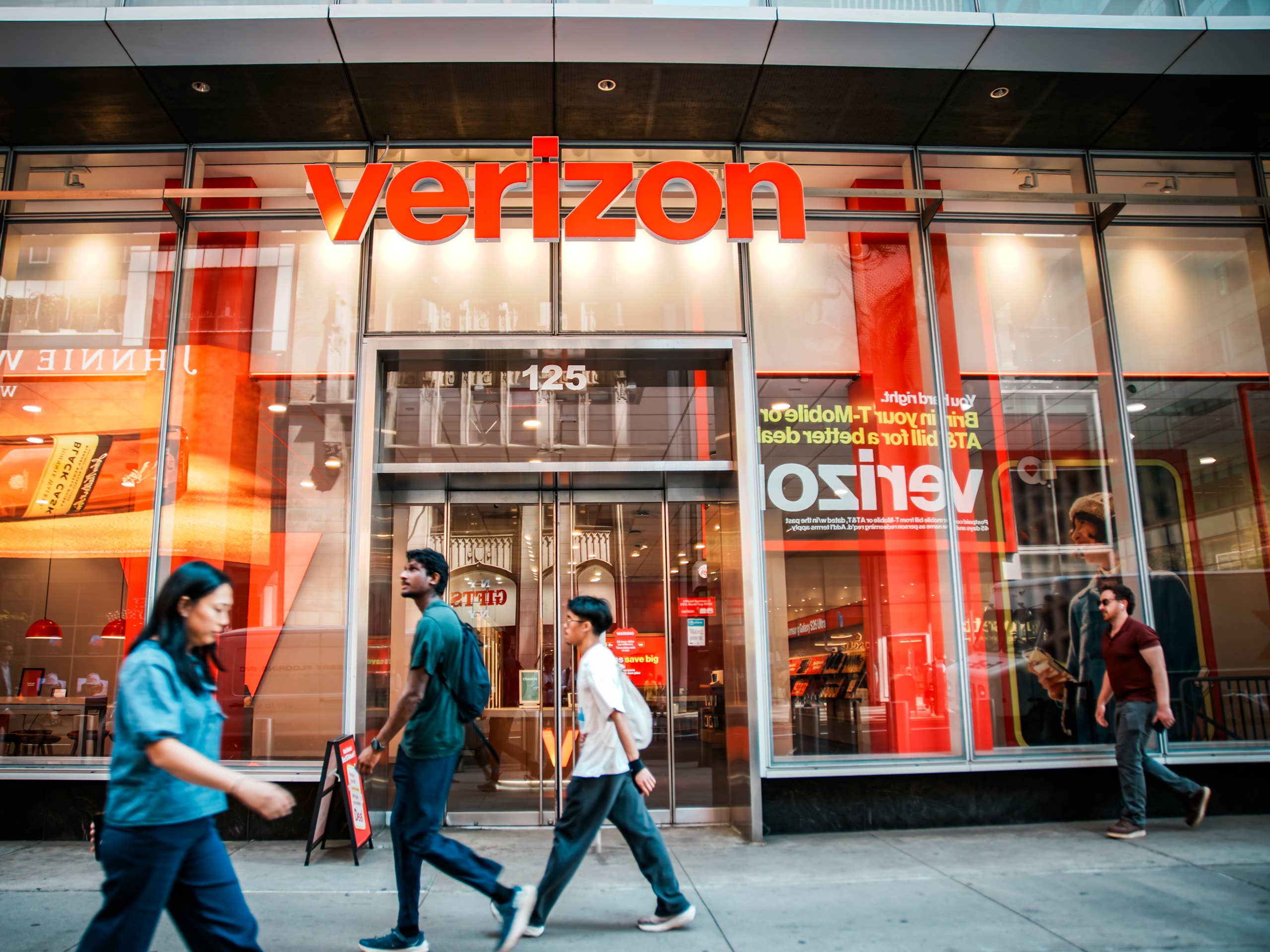 Verizon adds generous offers for customers after price increase - TheStreet
