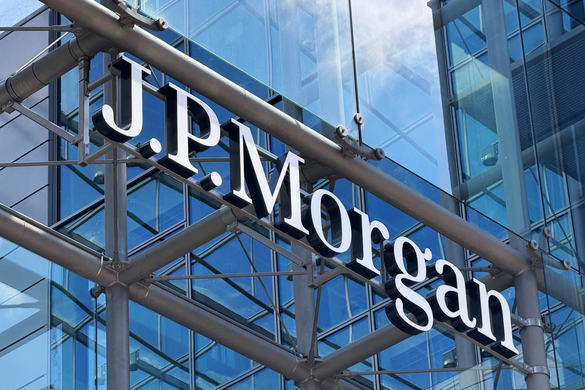 JPMorgan resets S&P 500 outlook with stunning 9000 target - TheStreet