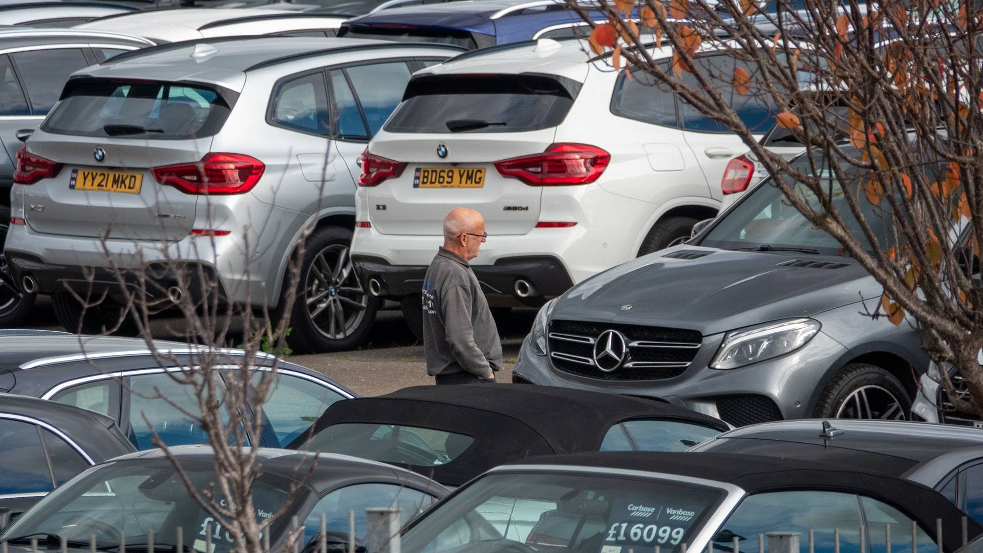 Edmunds sees major shift on used car prices - TheStreet