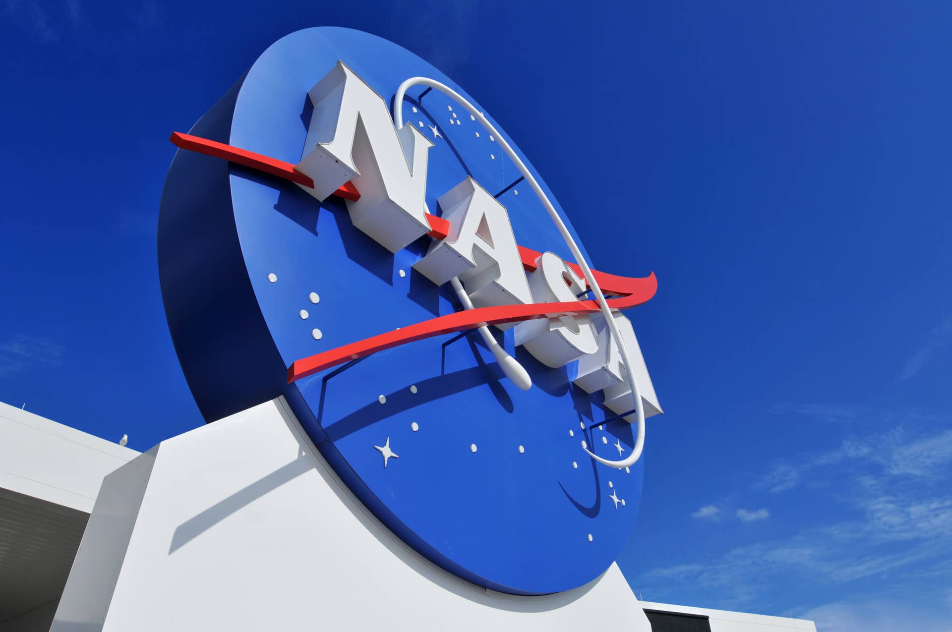Jeff Bezos lands bold new NASA moon win over Elon Musk - TheStreet