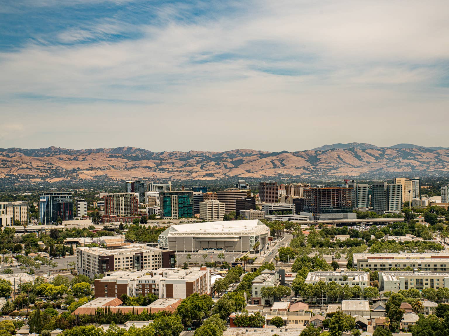 Silicon Valley CEOs increasingly make major sacrifice as Al demand ...