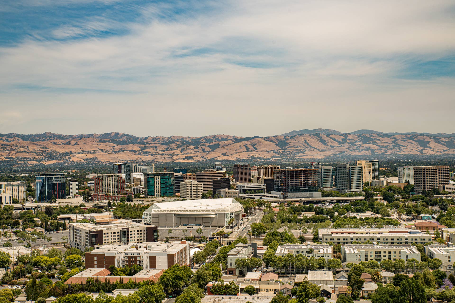 Silicon Valley CEOs increasingly make major sacrifice as Al demand ...