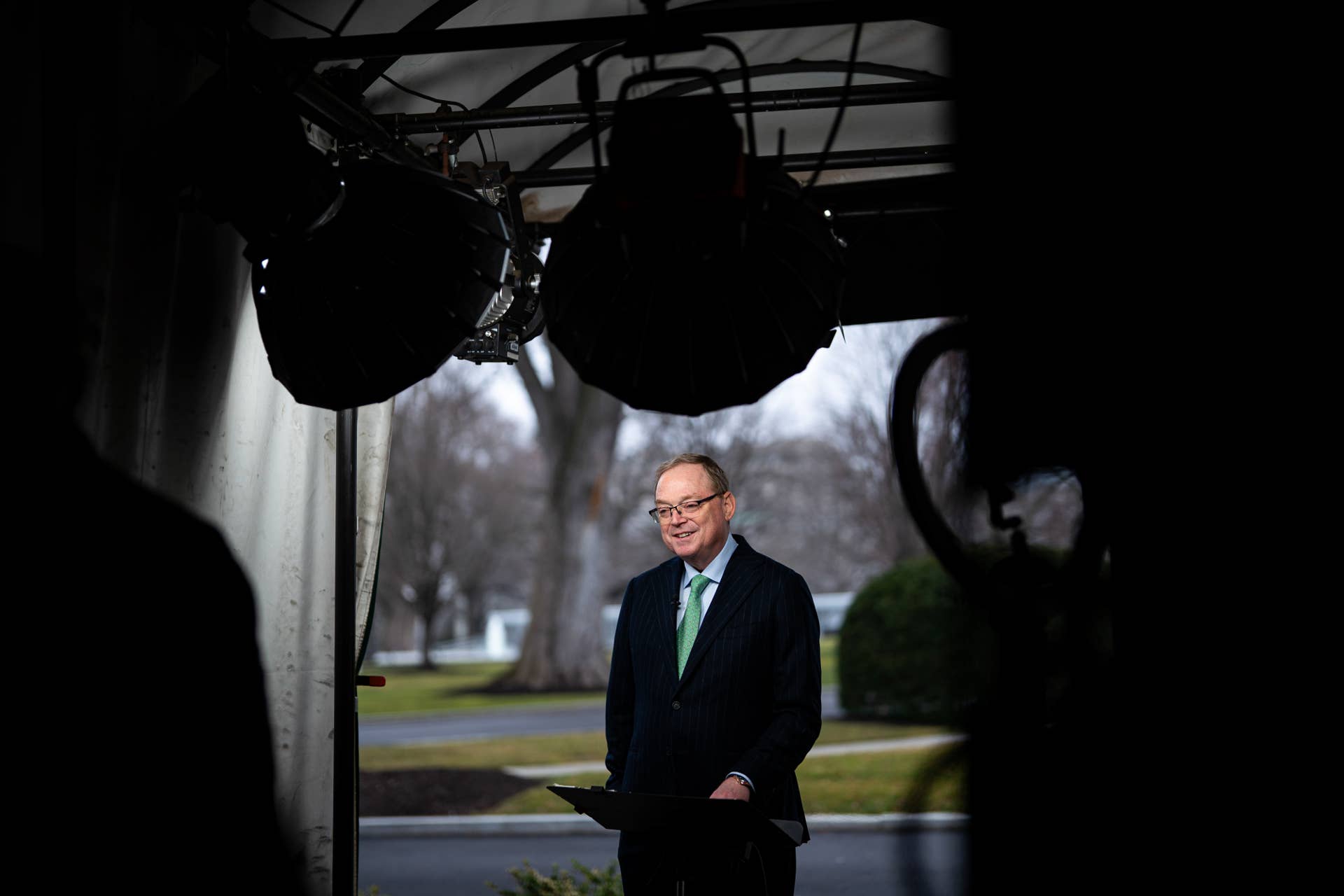 Kevin Hassett ties Iran deal to bold new Fed rate-cut path - TheStreet