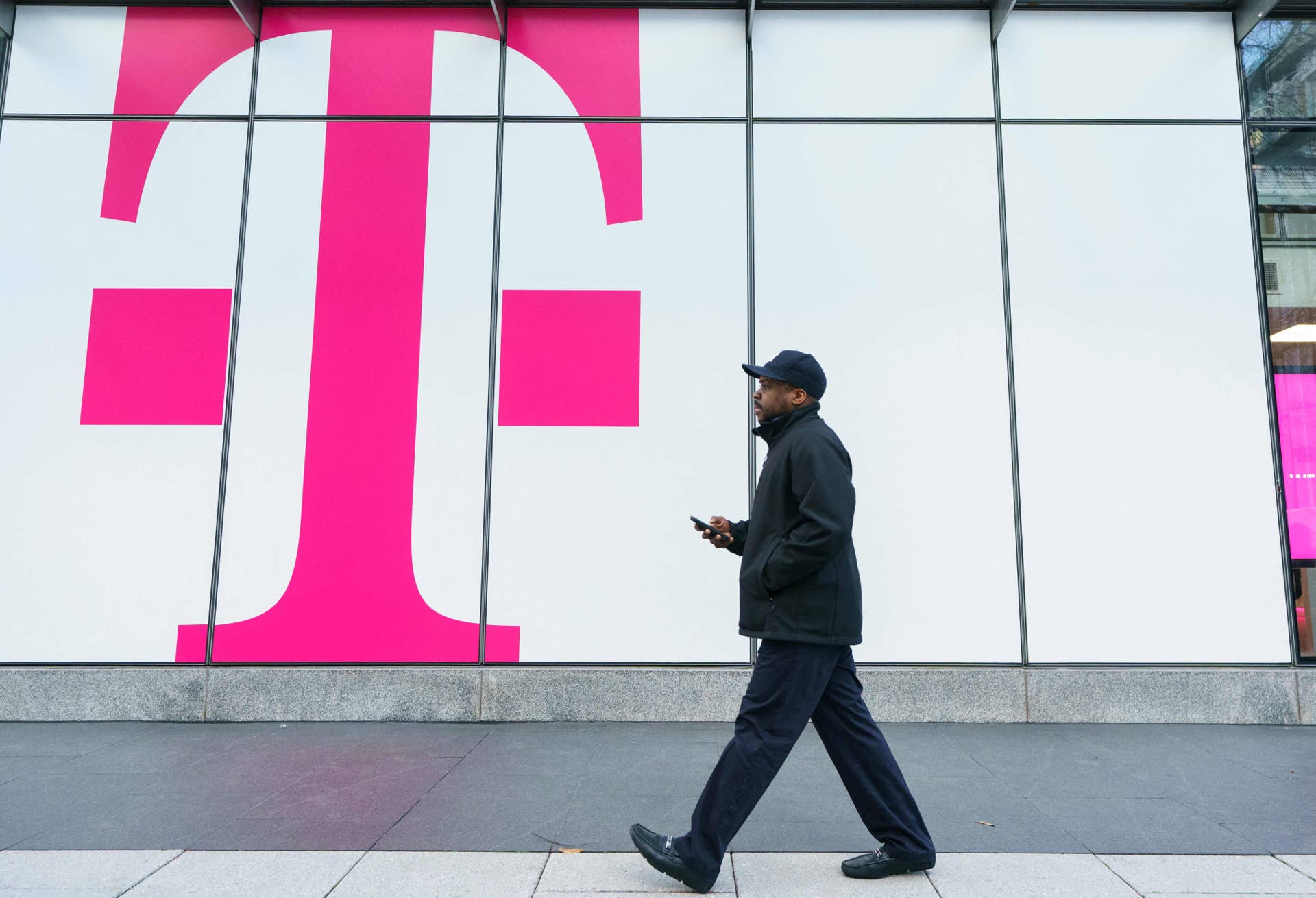 T-Mobile catches employees off guard with big shift after layoffs ...