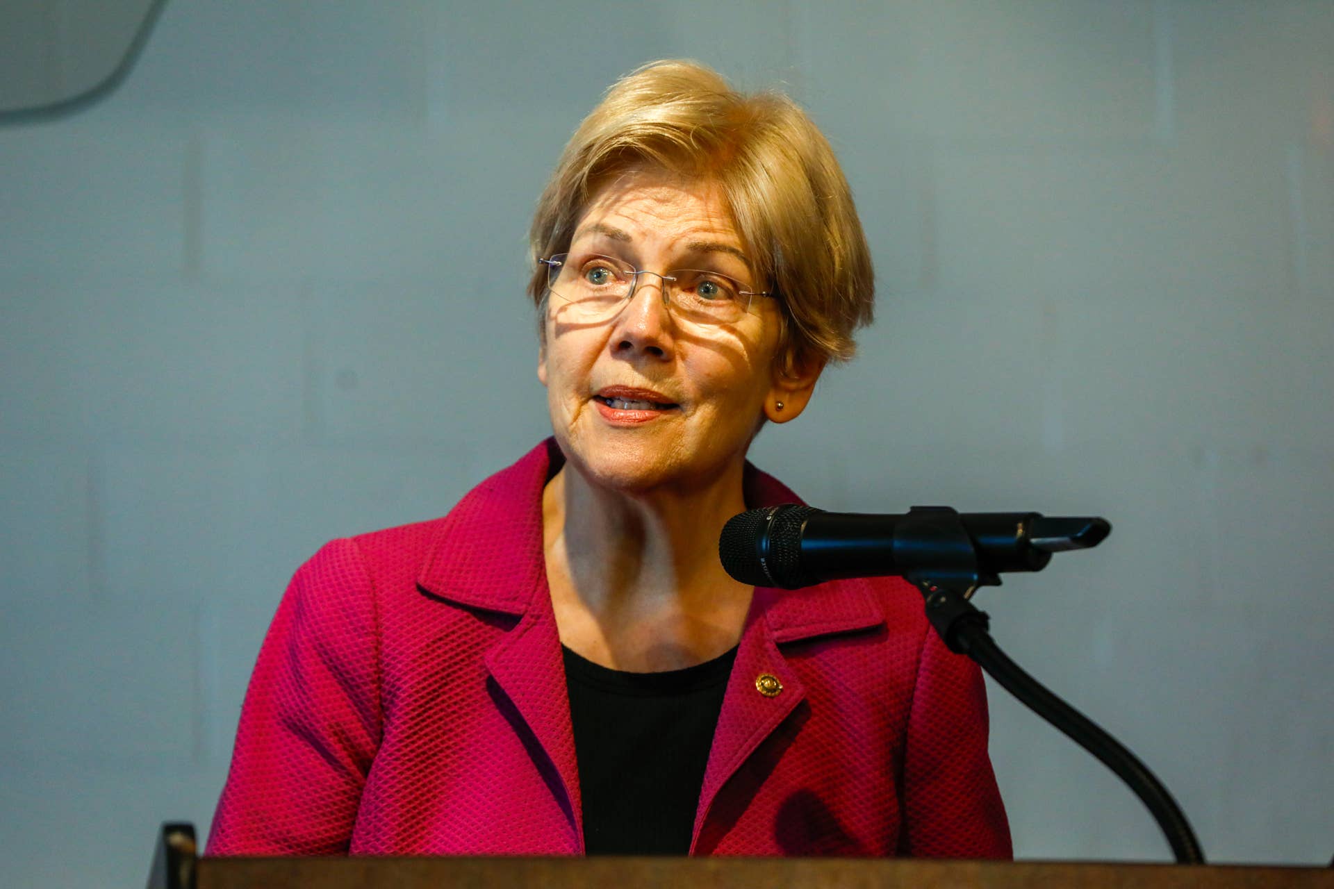Elizabeth Warren has bold new plan to tax AI companies - TheStreet