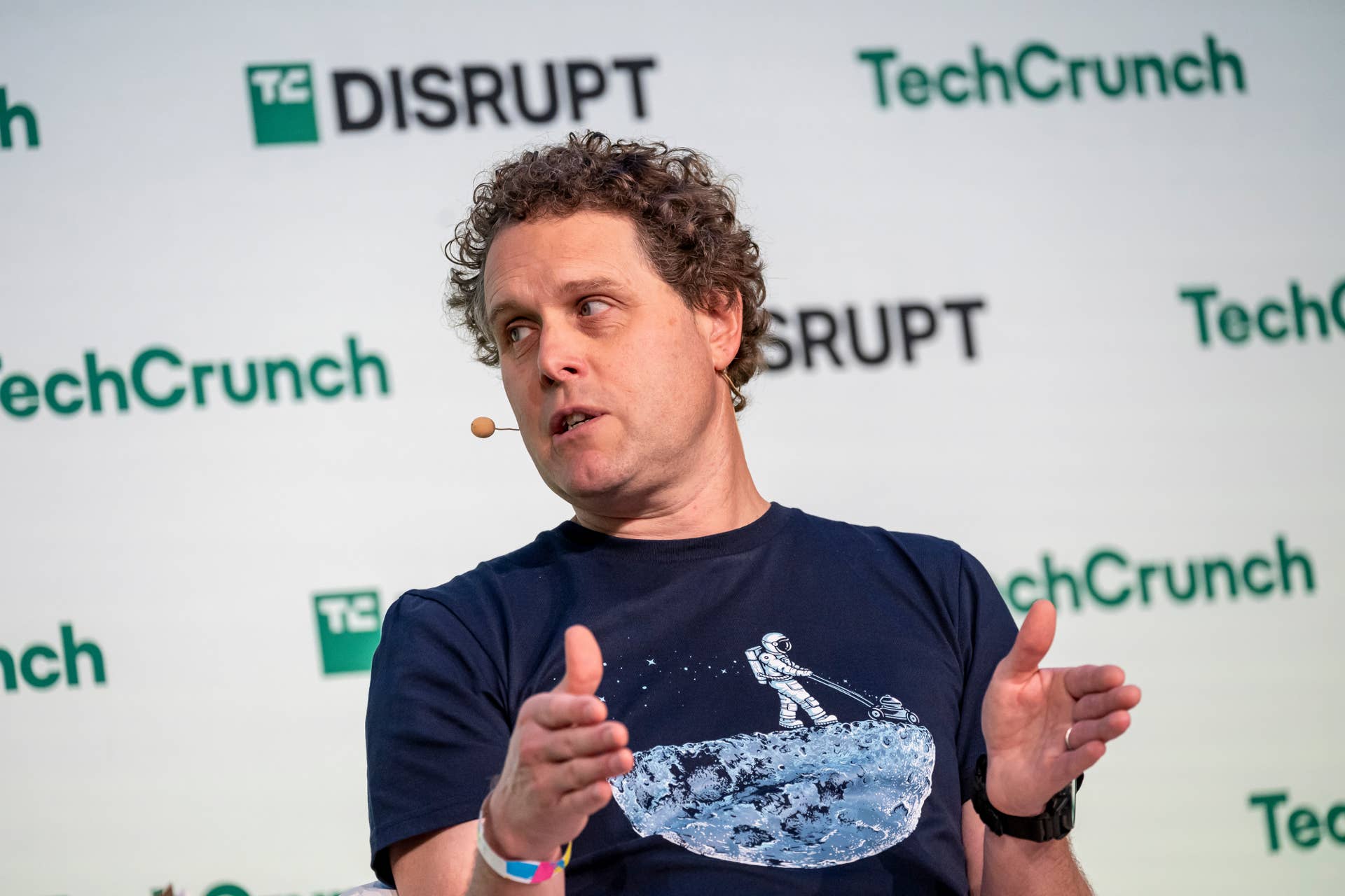 Rocket Lab's latest bold move rattles investors - TheStreet