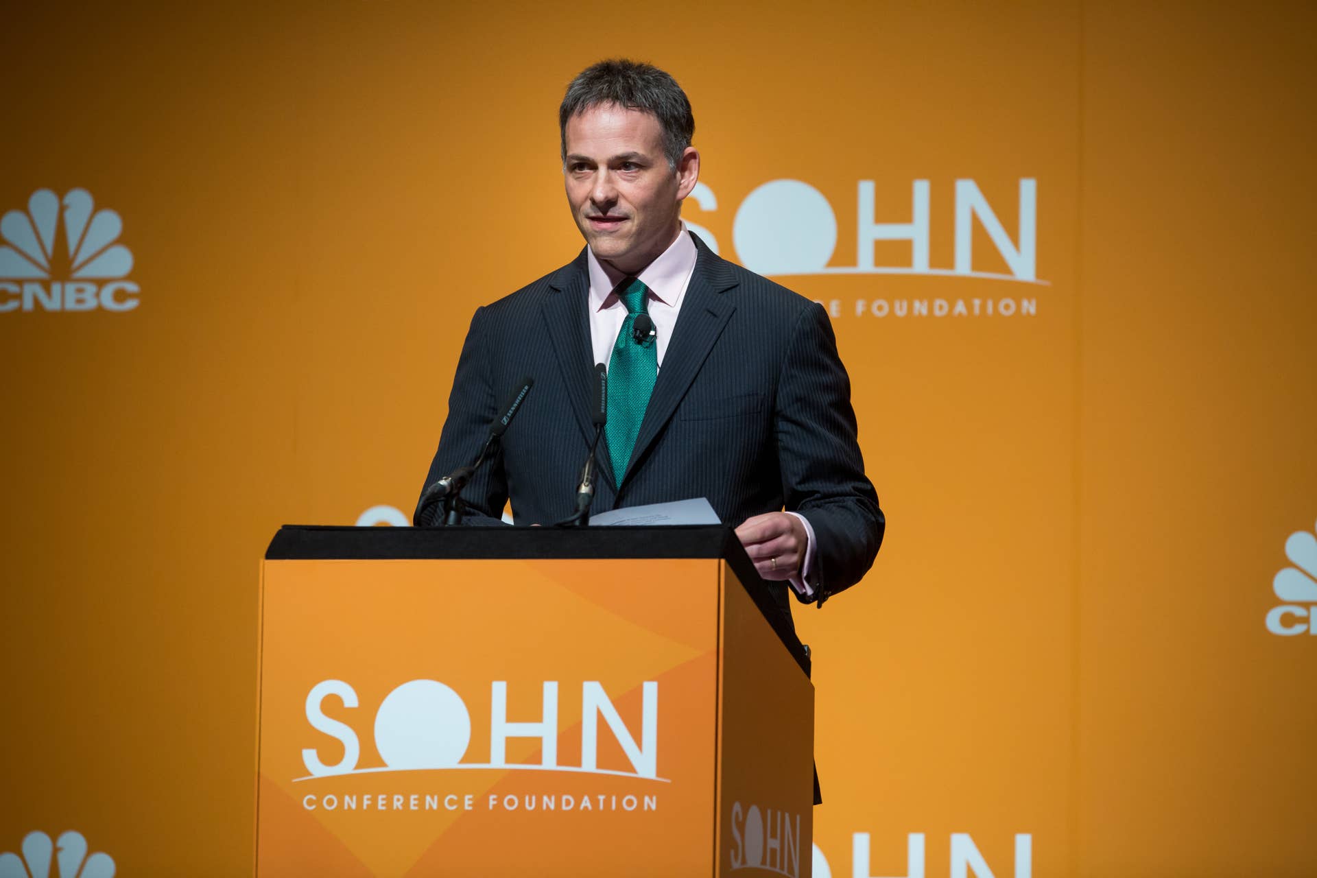 Billionaire David Einhorn turns bullish on Victoria's Secret | VSCO ...