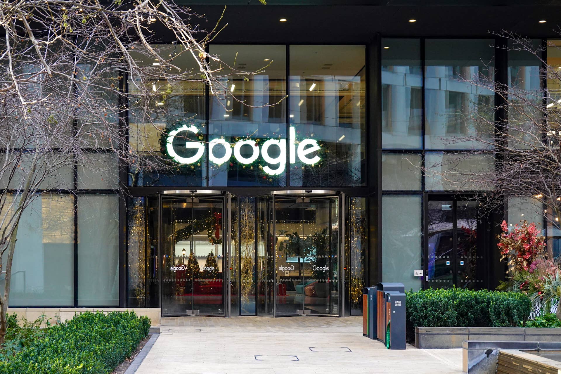 Warren Buffett's Berkshire Hathaway doubles down on Google - TheStreet