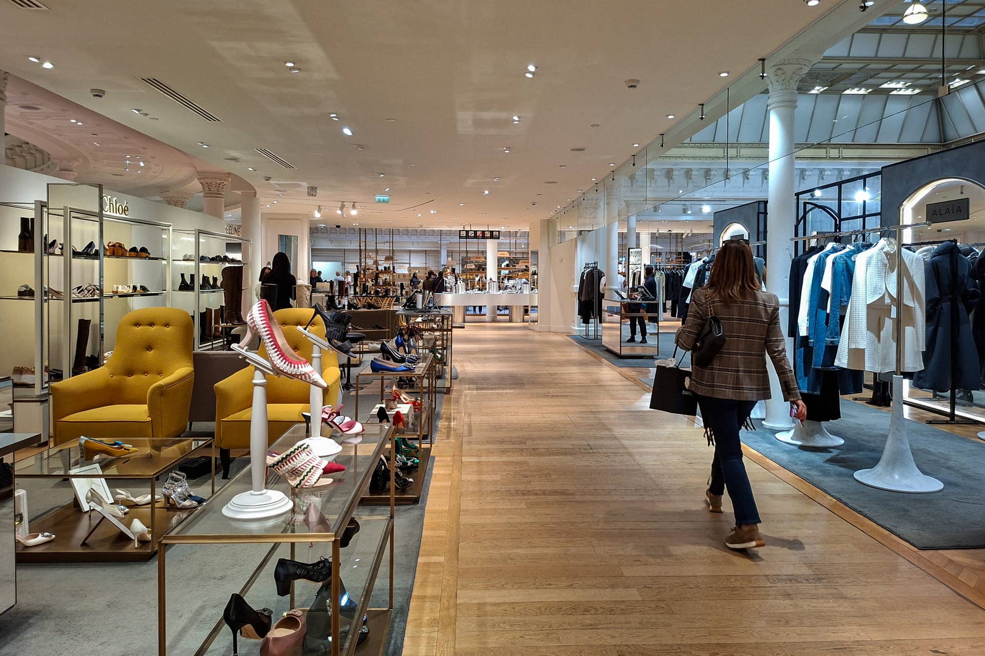 Luxury chain closes flagship store after 112 years - TheStreet