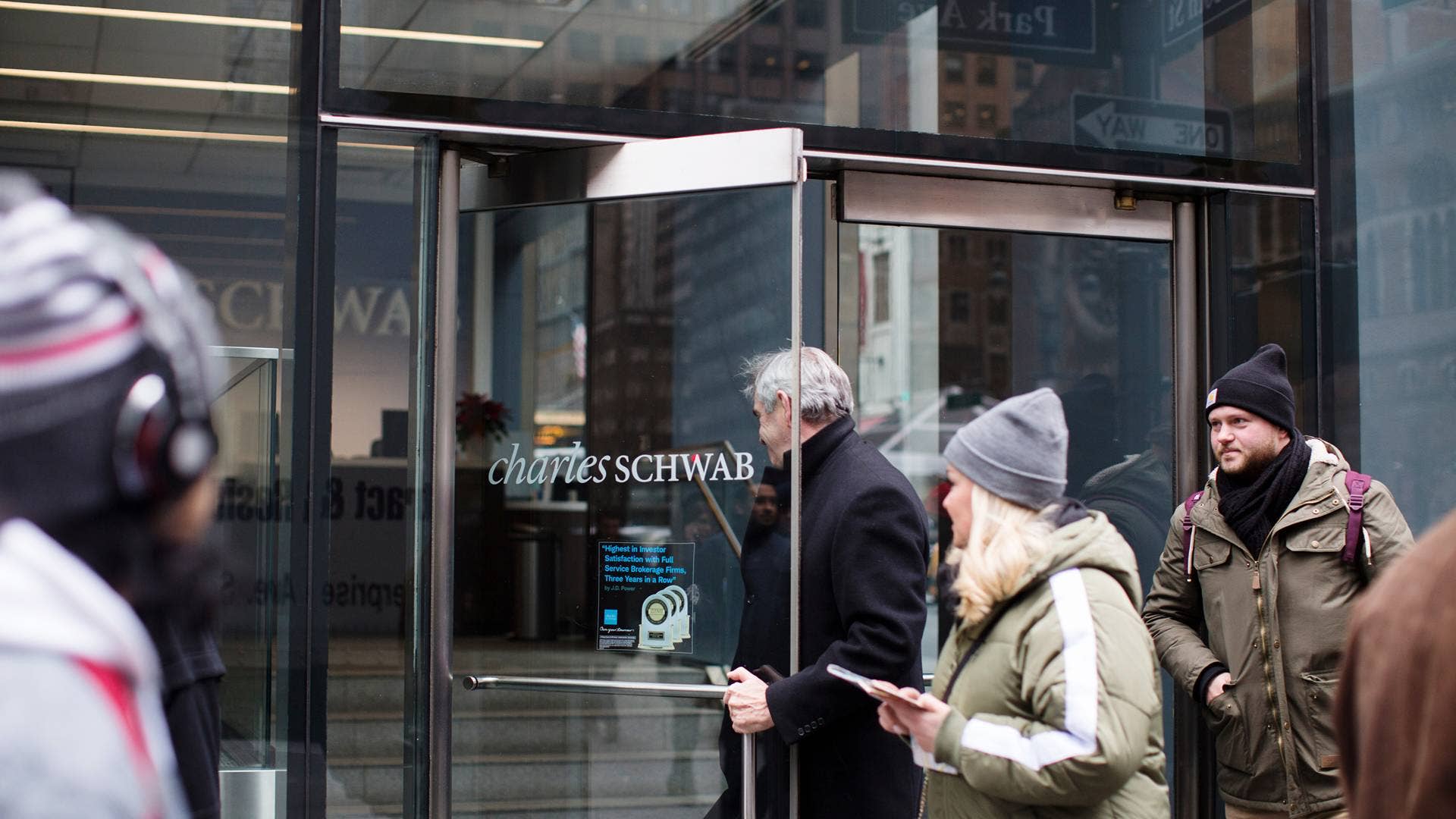 Charles Schwab warns on major estate planning issue - TheStreet