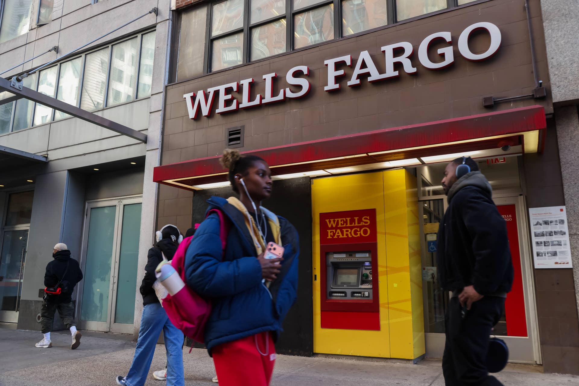 Wells Fargo reveals unexpected best days for stock market gains - TheStreet