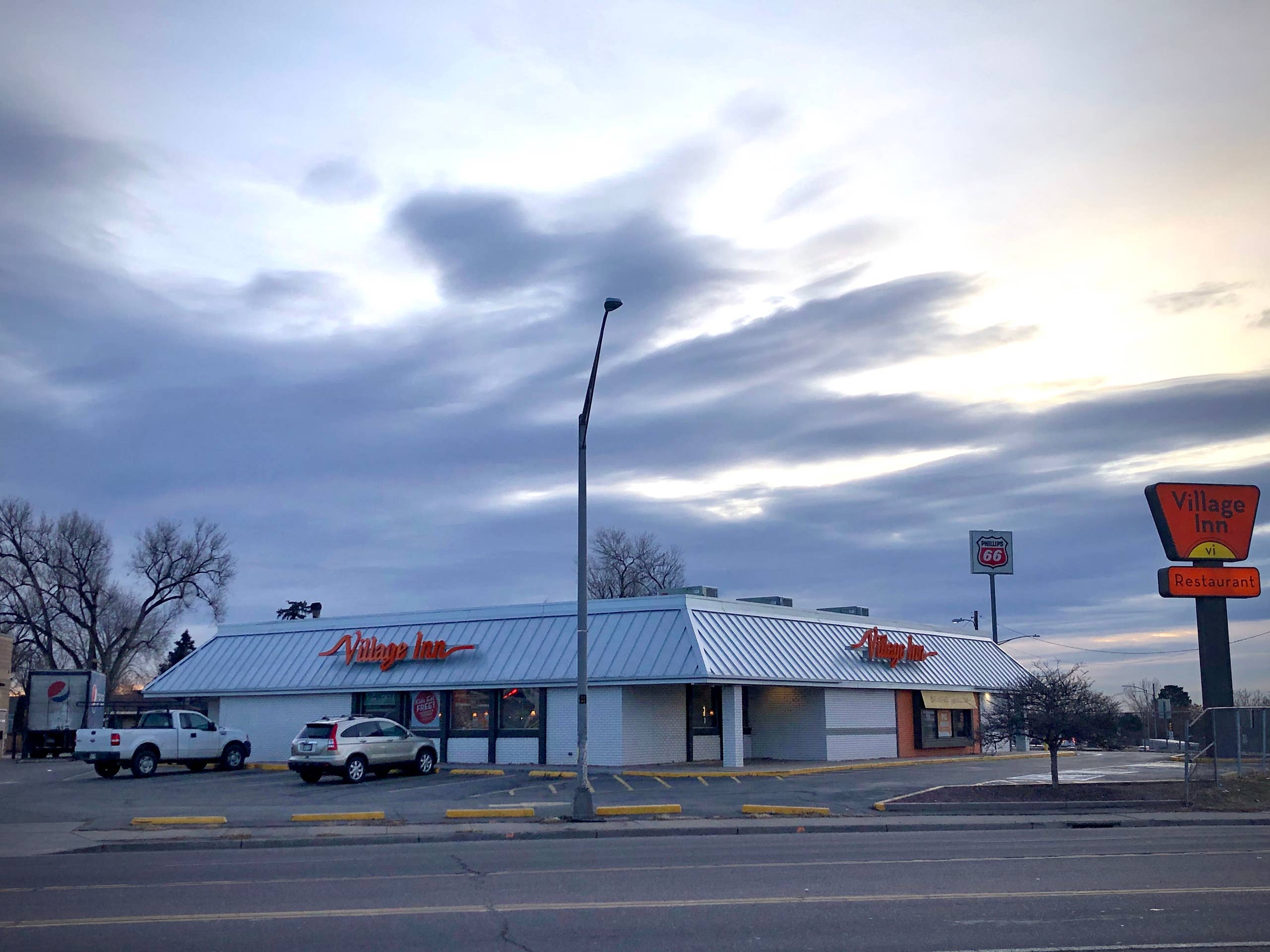 Popular breakfast dining franchisee files Chapter 11 bankruptcy - TheStreet