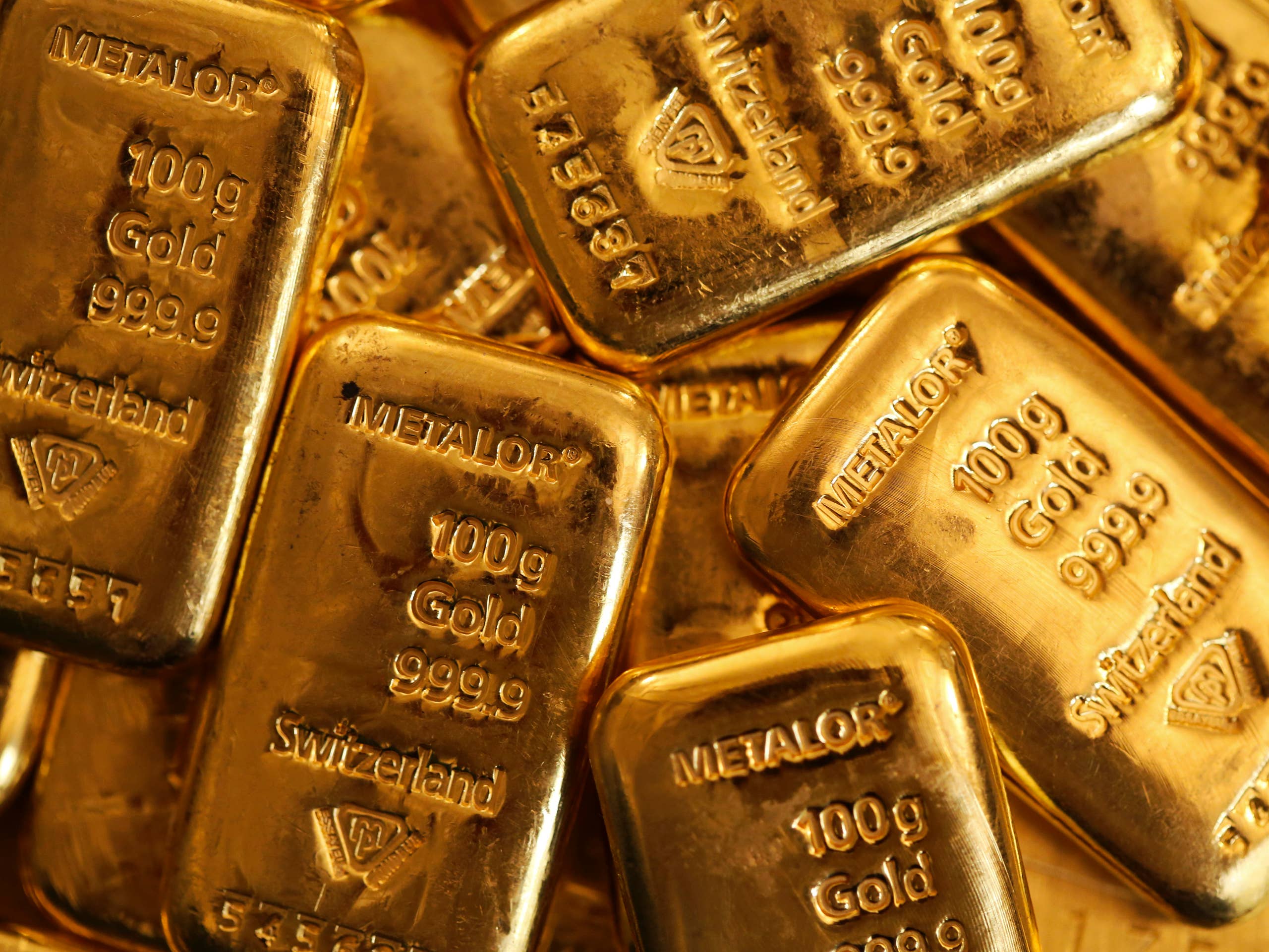 Gold selloff could set up rebound, Barclays says - TheStreet