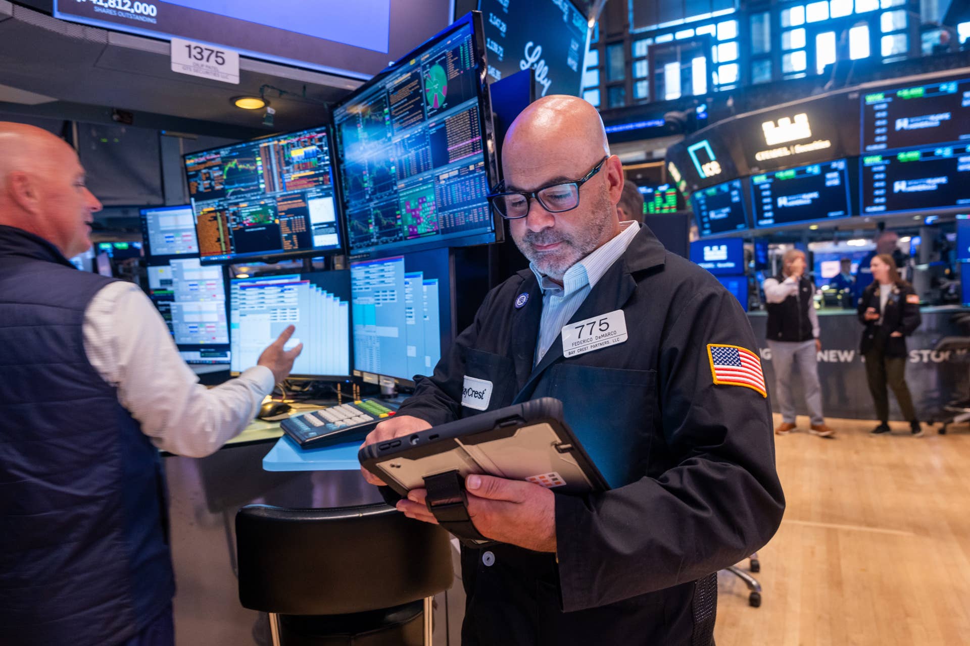 Oppenheimer doubles down on stock market outlook for 2026 - TheStreet