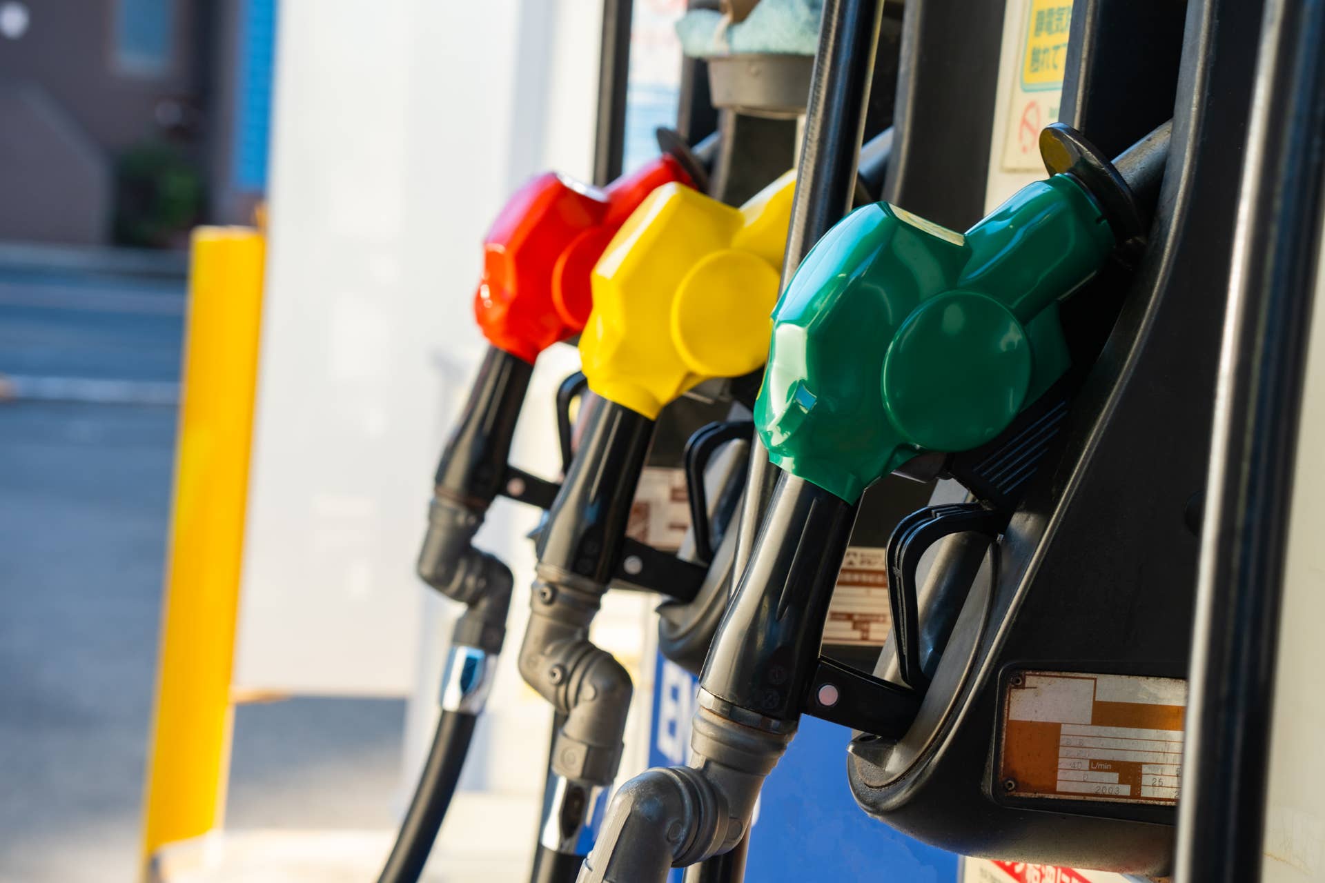 Oil's 4% spike revives Wall Street's rate-hike fear - TheStreet
