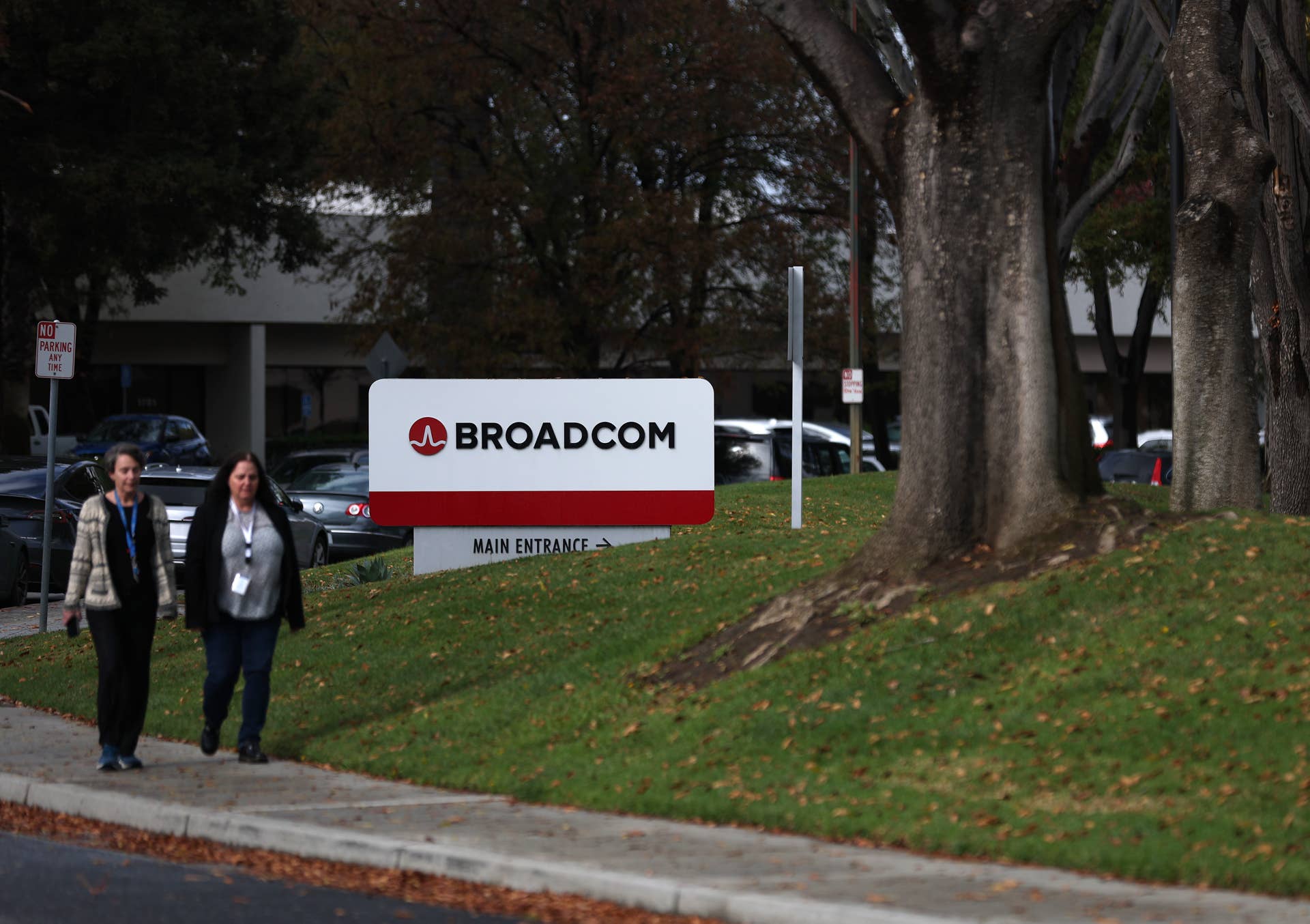 Broadcom CEO unnerves biggest AI backers in rattling pivot - TheStreet