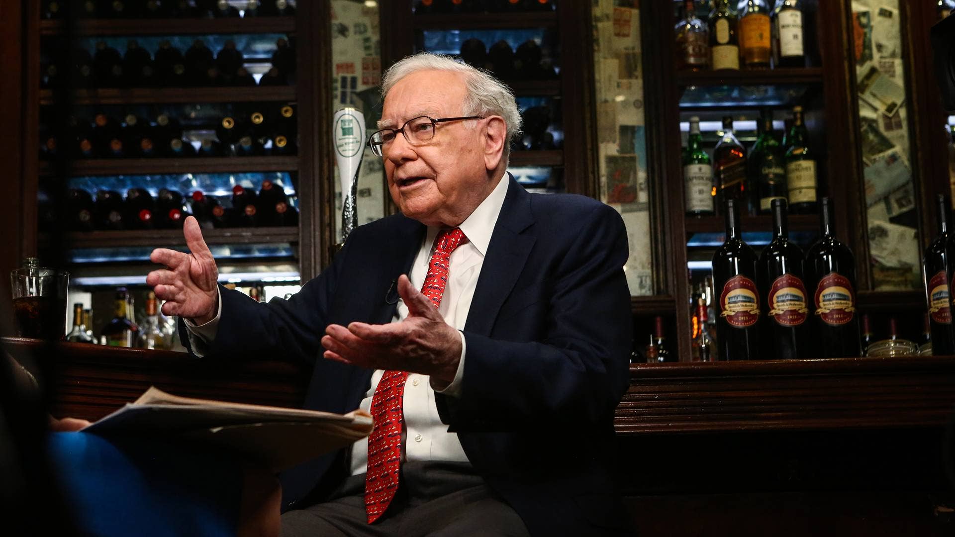 Warren Buffett's Berkshire sends jarring signal to stock buyers - TheStreet