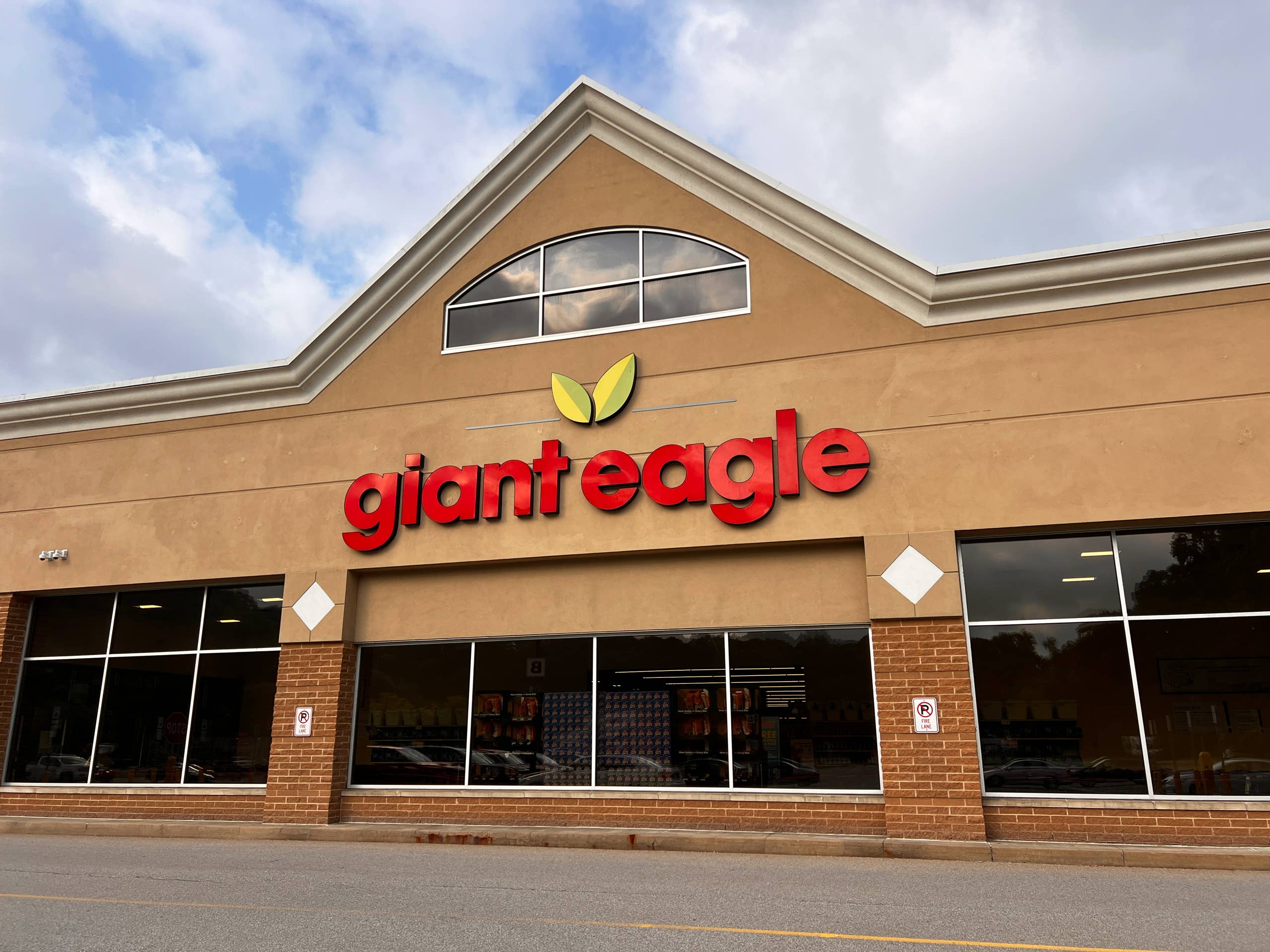 95-year-old beloved supermarket chain closes longtime stores - TheStreet