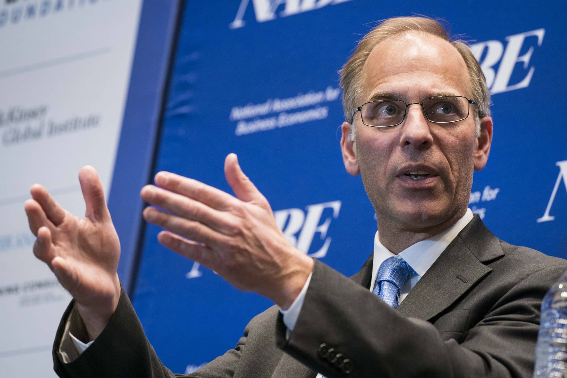 Moody’s Economist Warns U.S. Economy Is Splitting - TheStreet