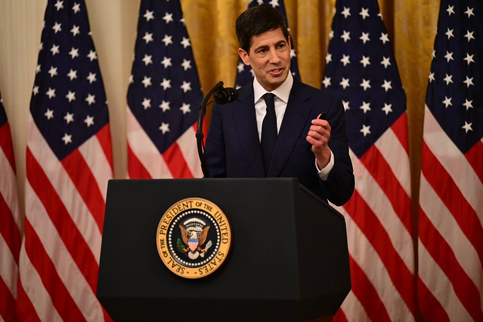 Former Fed Officials Raise New Rate-Hike Concerns - TheStreet