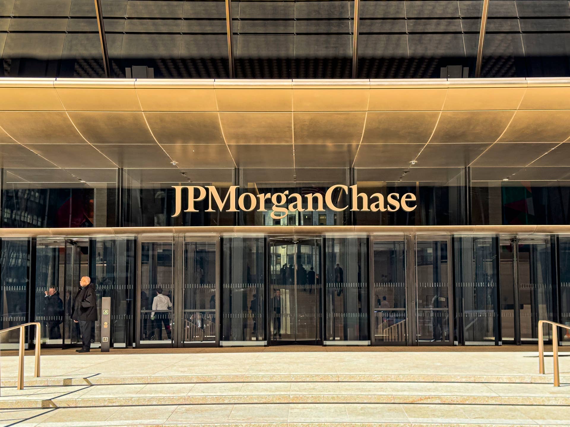 JPMorgan's $175 million fraud problem just got political - TheStreet