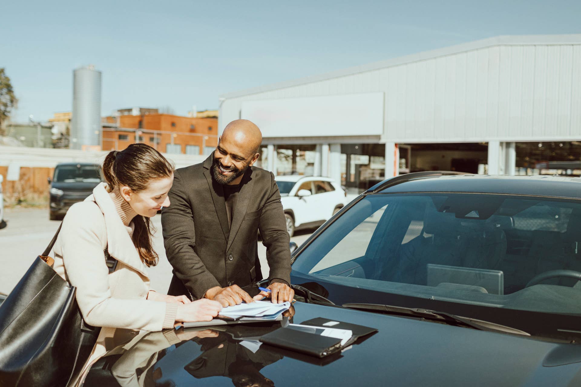 U.S. car sales take unexpected turn in tumultuous first half - TheStreet