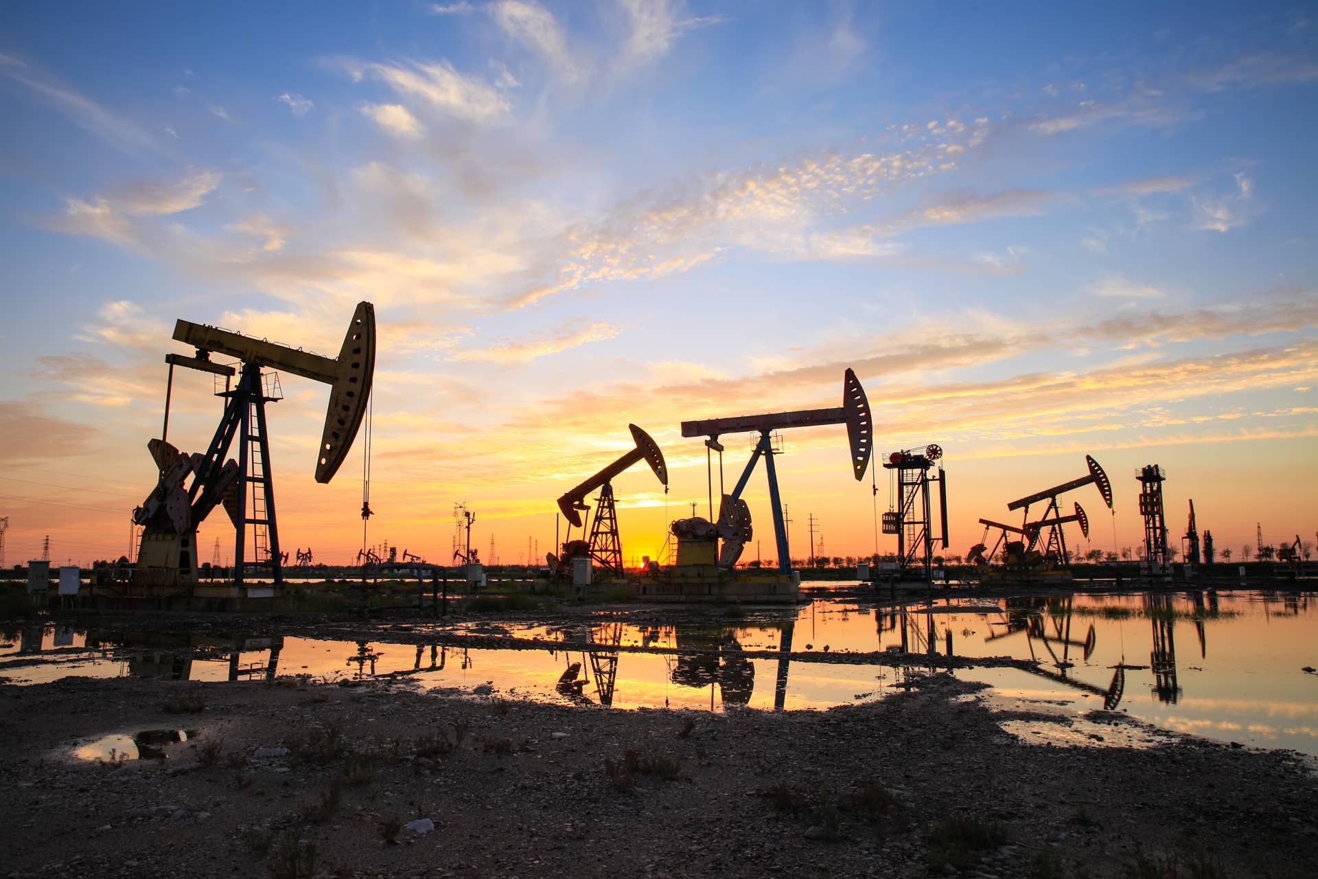 Exxon, Chevron investors cautious after oil news - TheStreet