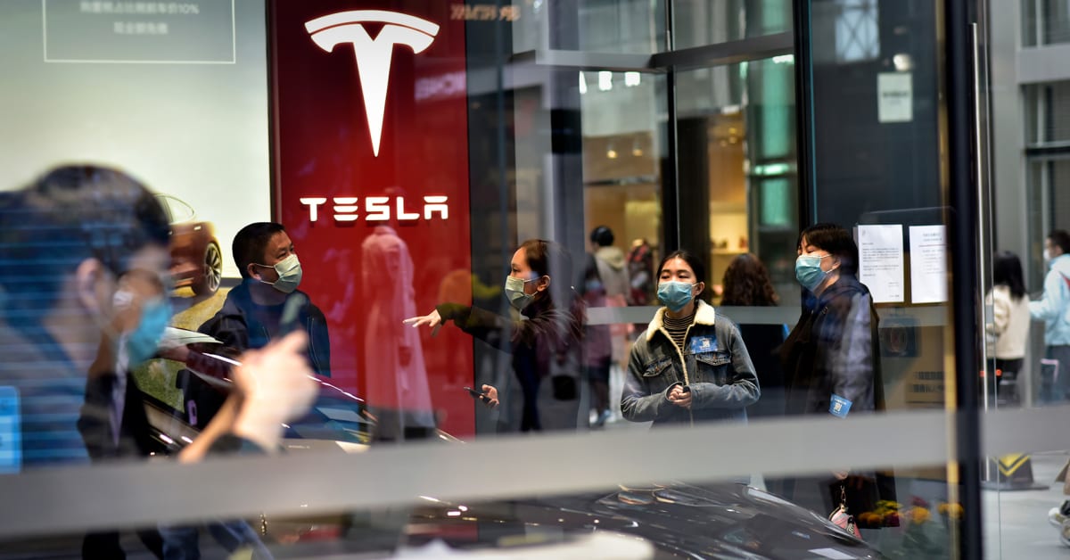 Top analyst revisits Tesla stock price target as Q1 earnings loom ...