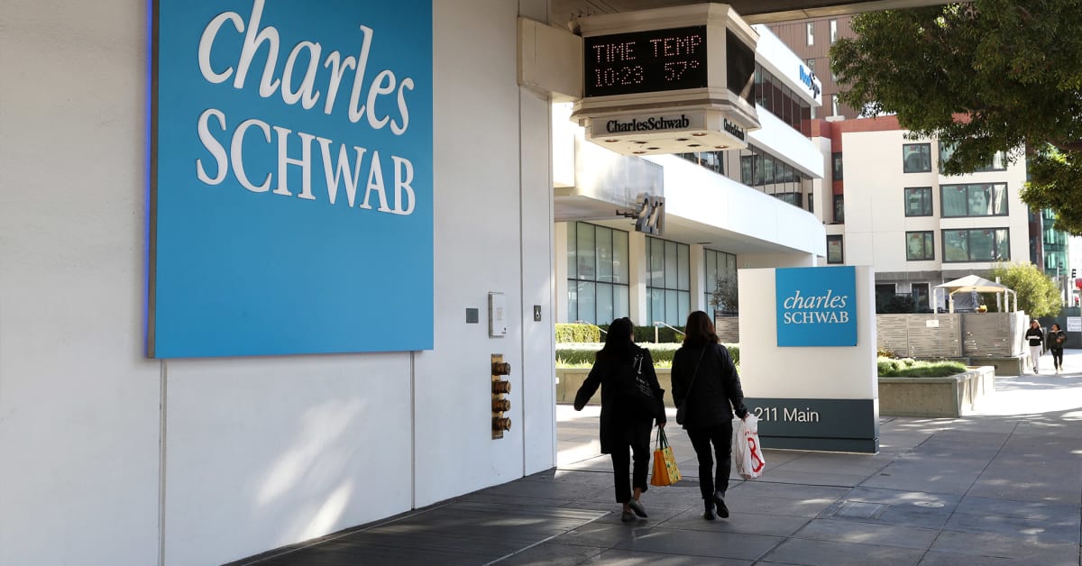 BlackRock Makes Morningstar List of Financial Stocks - TheStreet