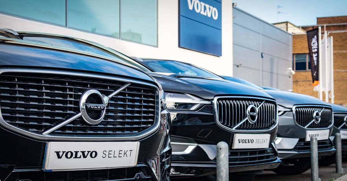 Volvo Unveils Affordable New Challenge to Elon Musk's Tesla Model 3 ...