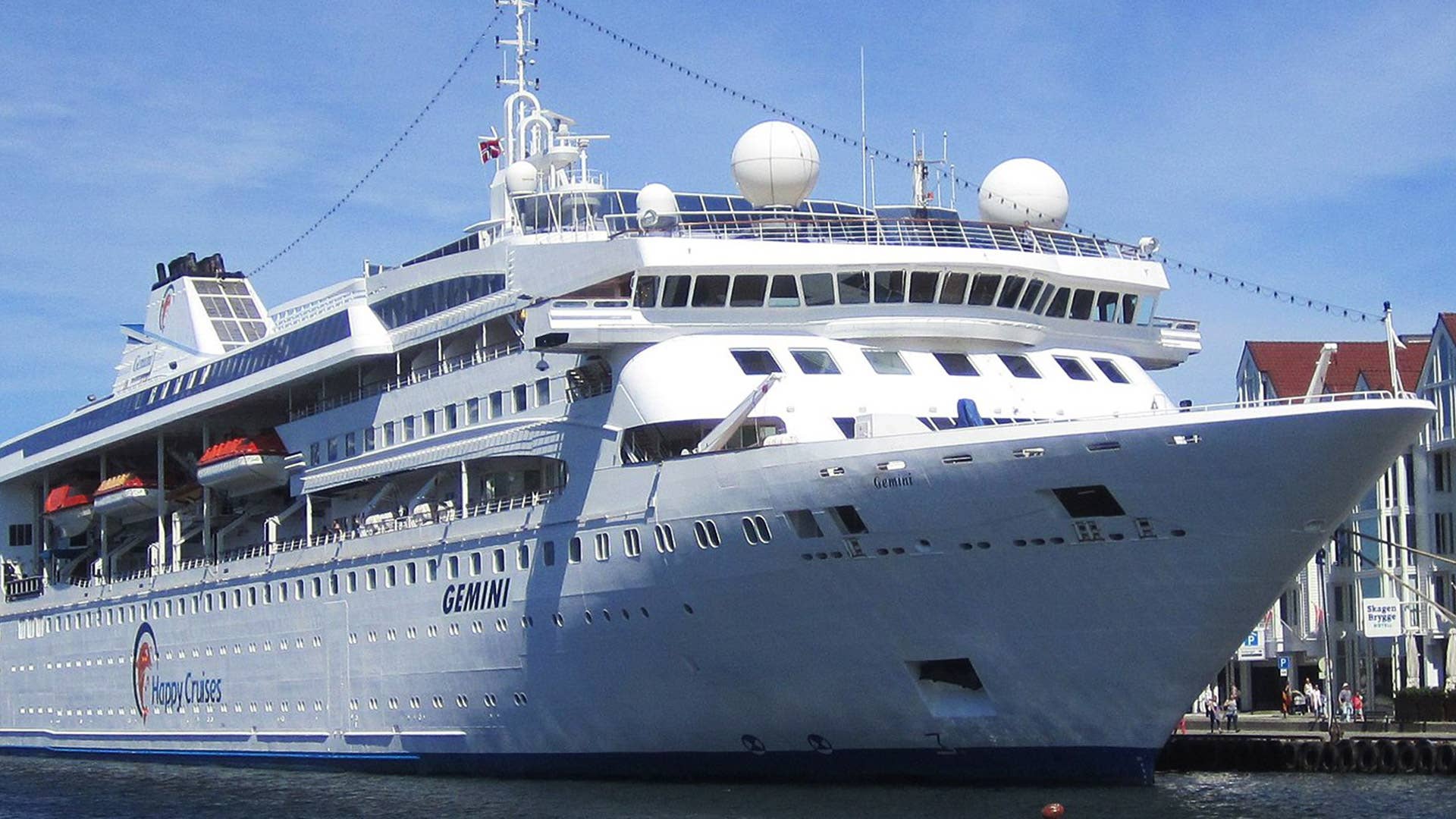 You Can Spend a Year On a Cruise Ship For Less Than What It Costs To ...