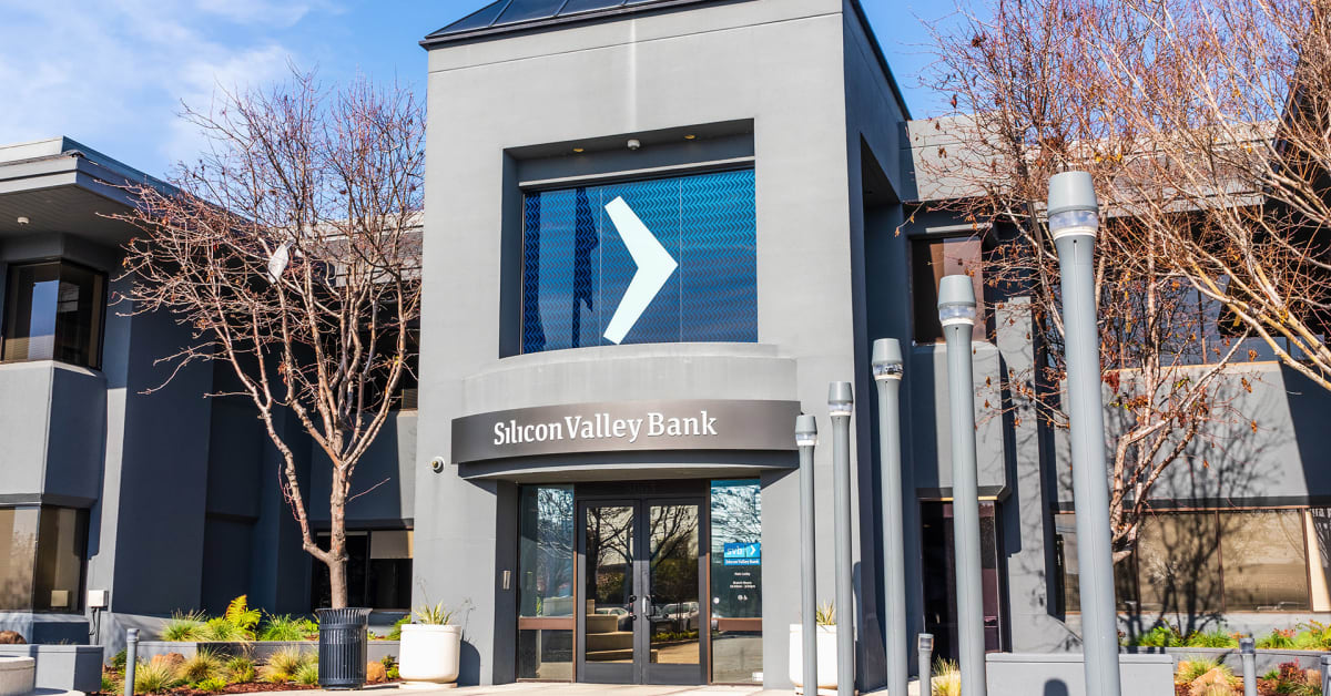 Regulators Face Tough Call Bailing Out Depositors at Failed Banks ...