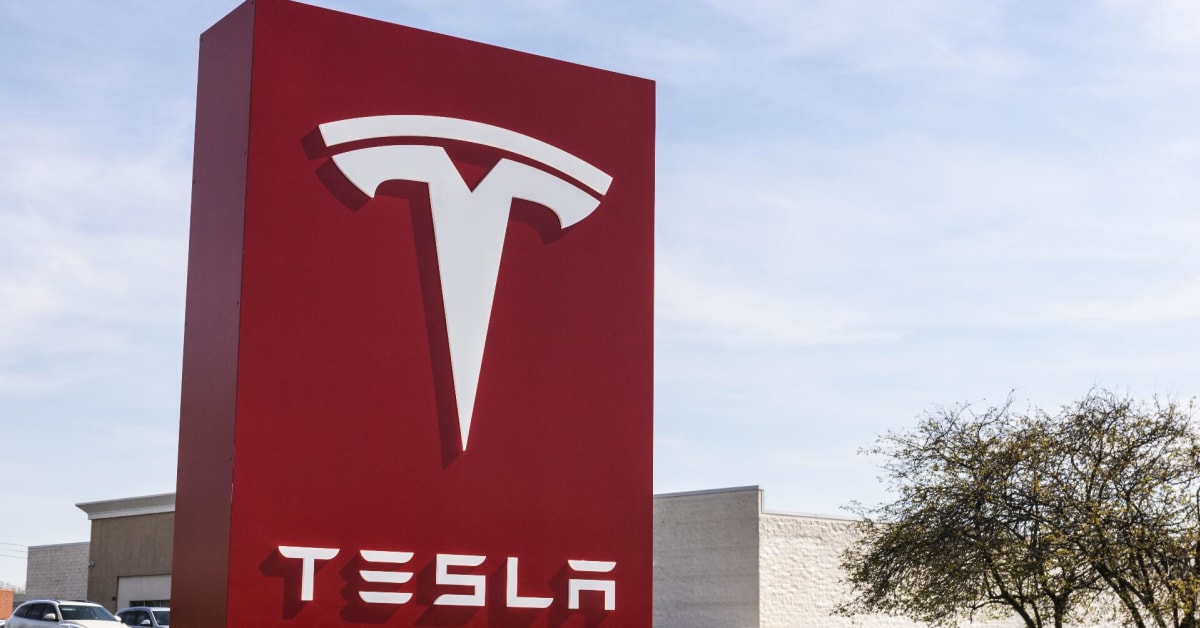 Here's how much the salary of a Tesla new hire is in 2023 - TheStreet