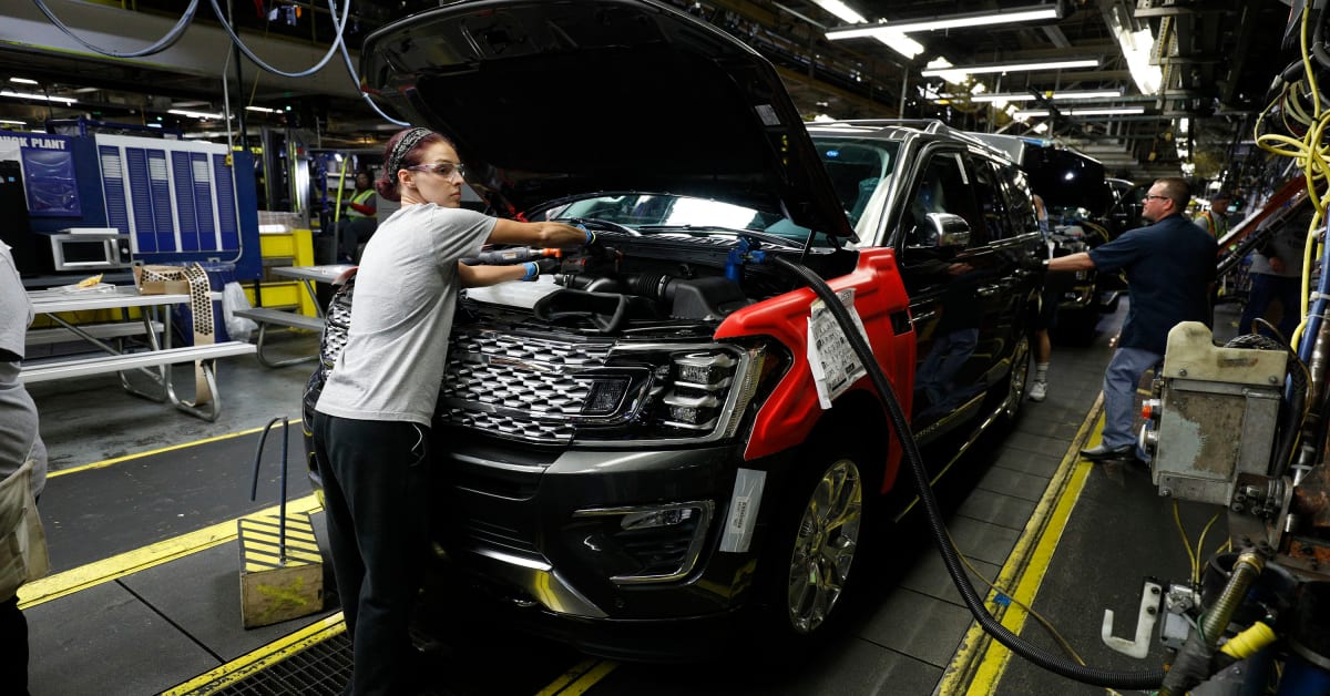 Ford prevented a production catastrophe amid bad blood with the UAW ...
