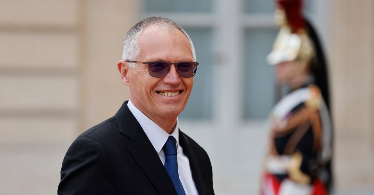 Stellantis CEO teases new EV that fulfills a broken Elon Musk promise ...