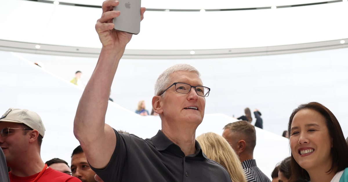 Key investor highlights the 'magic' of Apple headed into Q4 earnings ...