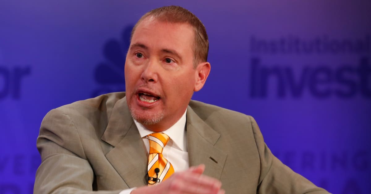 Billionaire Jeffrey Gundlach sends blunt warning on stocks, bonds ...